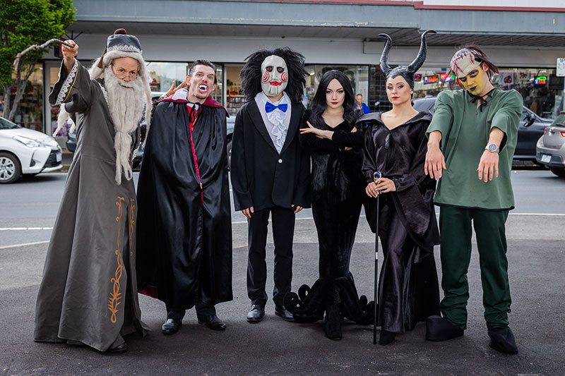 Top Roving Entertainment Ideas to Make Your Event Sparkle